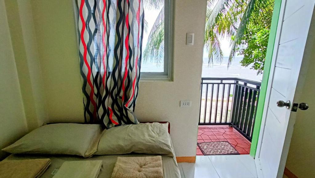 Suki Beach Resort Aircon Tree House, Santa Magdalena (preços ...