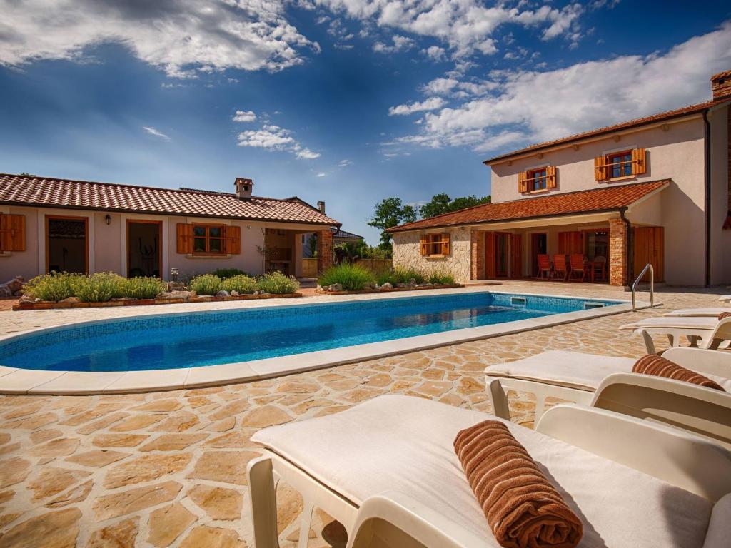 Holiday Home in Kras mit privatem Parkplatz by Interhome, Kras (preços ...