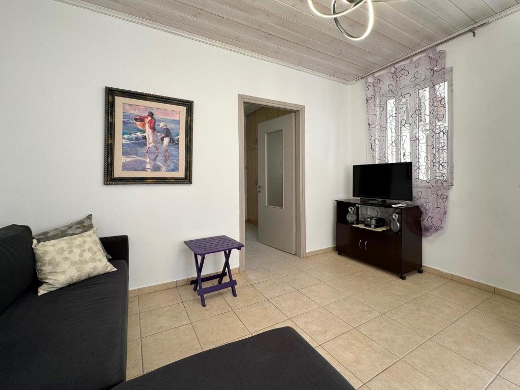 Crest & Coast, Akoumia (preços atualizados de 2026)