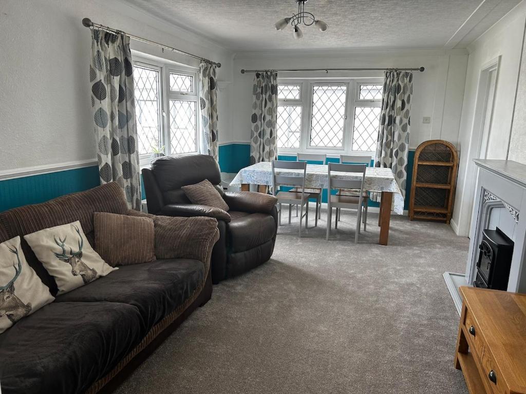 The Cabin at Green Acres Poultry Farm, Chew Valley, West Harptree ...