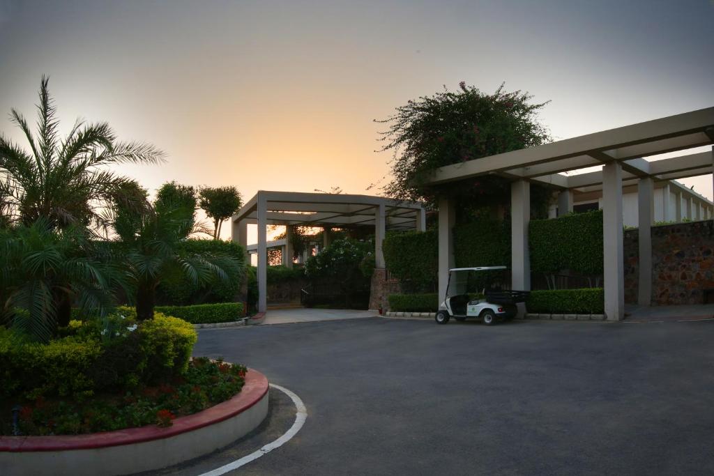 Lemon Tree Hotel, Tarudhan Valley, Manesar, Gurgaon (updated prices 2025)