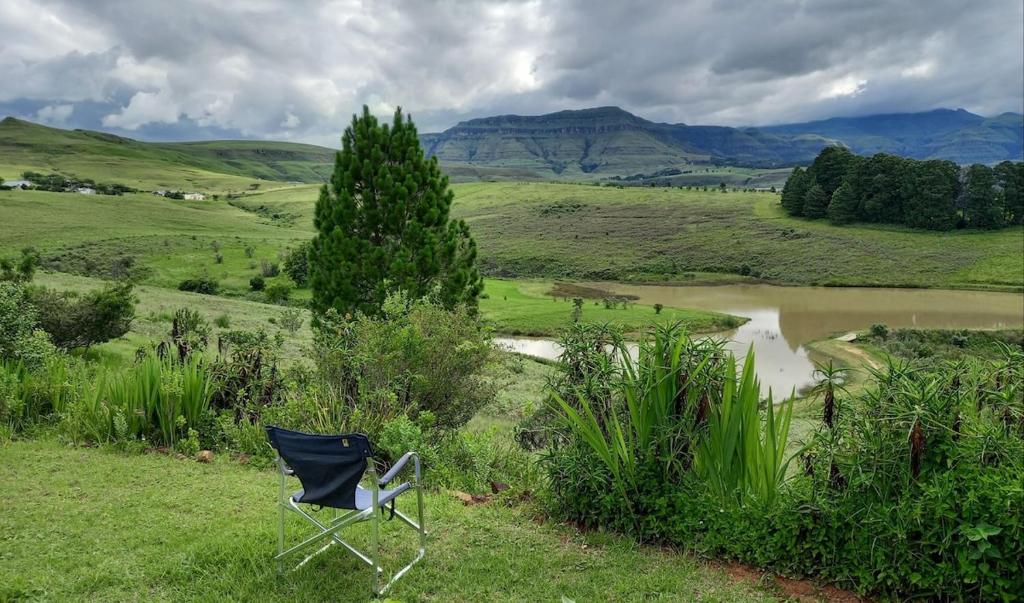 Estate living in Drakensberg Cathkin Park, Champagne Valley की (2026 के ...