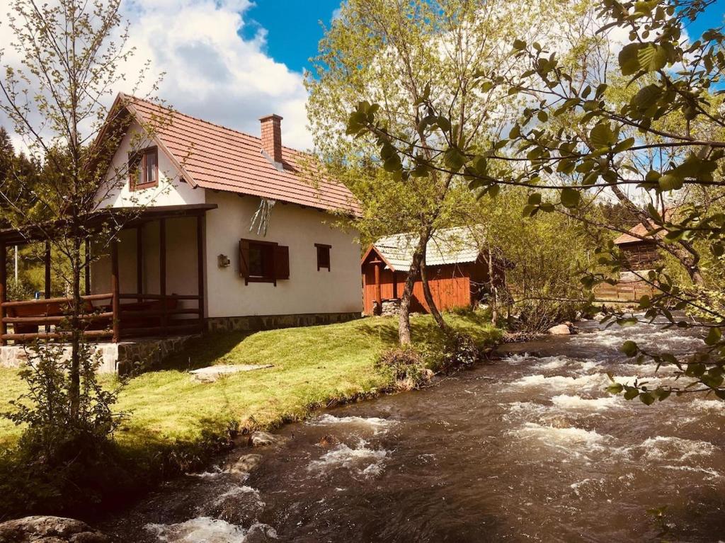 Csobogó Patak Vendégház, Sicasău (updated prices 2026)
