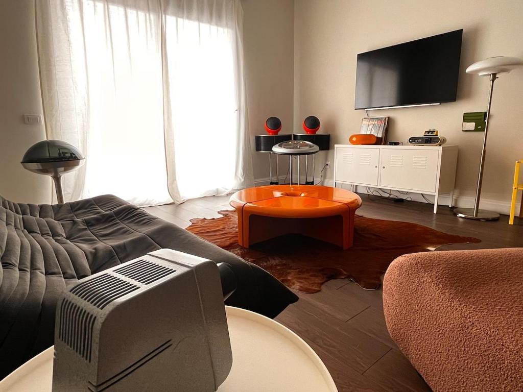 Retro style colorful apartment, Sheikh Zayed (tarifs actualisés, 2026)