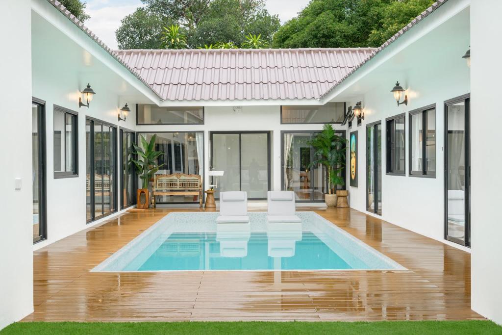 Savana- Wild Pool Villa I 6 en-suite bedrooms, Chiang Mai (preços ...