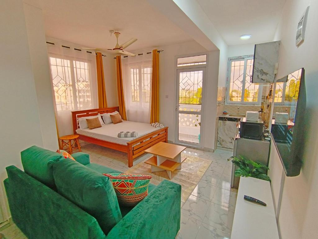Studio near the Beach, 0742 for 616 then 120, Mombasa (tarifs ...