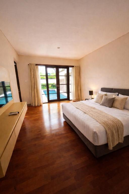 Royal Tulip Springhill Resort Villa Kunyit 12, Jimbaran (prezzi ...