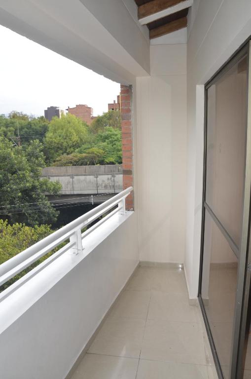 Apto Amoblado 3 Hab Cerca al Atanasio, Medellín (precios actualizados 2026)