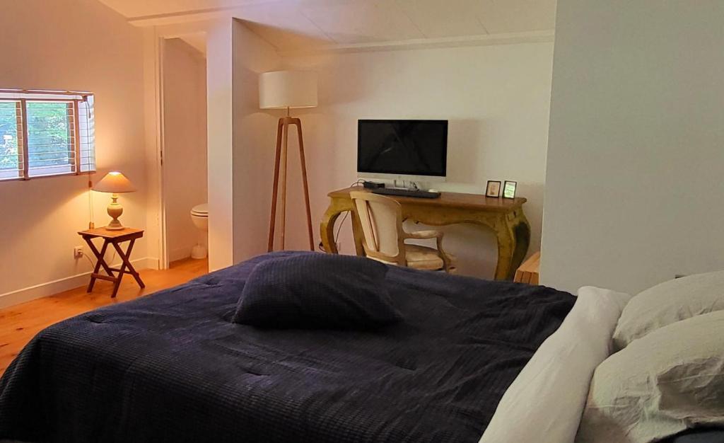 Chambre familiale, Saint-Laurent-de-la-Prée (tarifs actualisés, 2026)