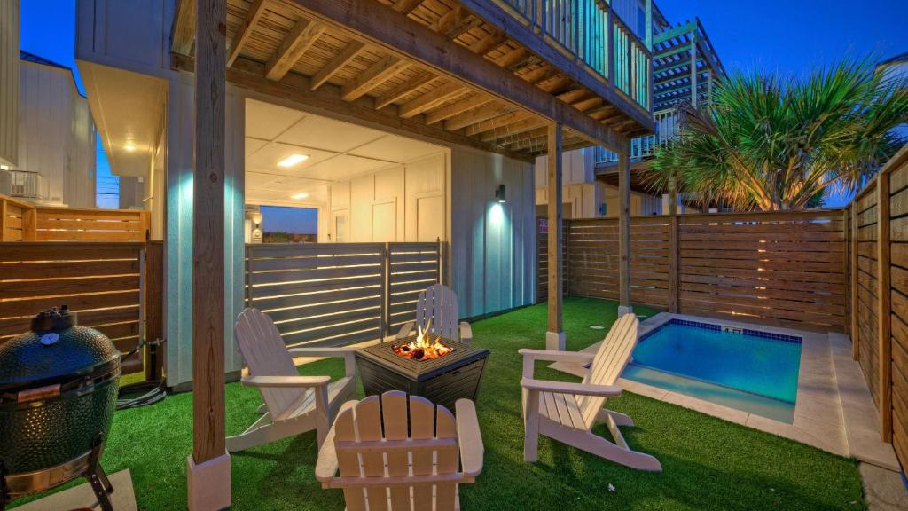 Steps to the Beach • Pool Fire Pit Direct Boardwalk Access Seabreeze ...