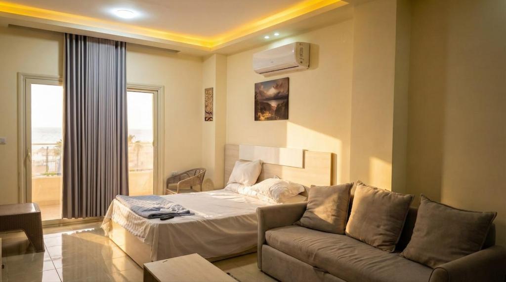 Seaside studio with private Beach and pool, Χουργκάντα (ενημερωμένες ...