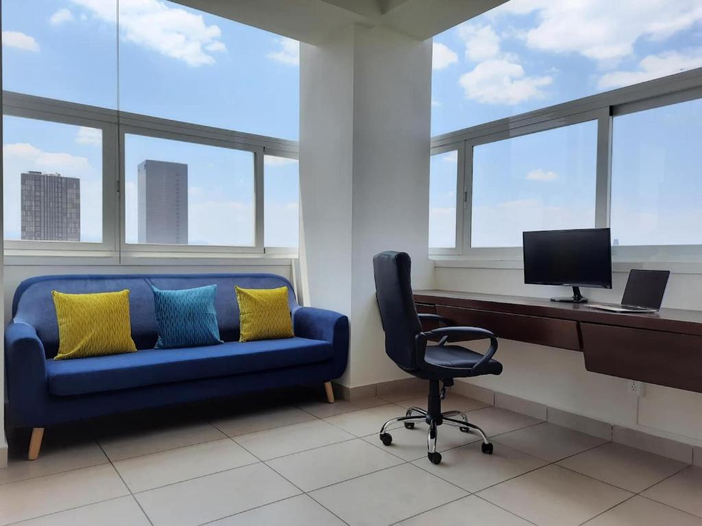 Sweeping Views of CDMX in Exclusive WFH Corner, Meksiko Siti (ažurirane ...