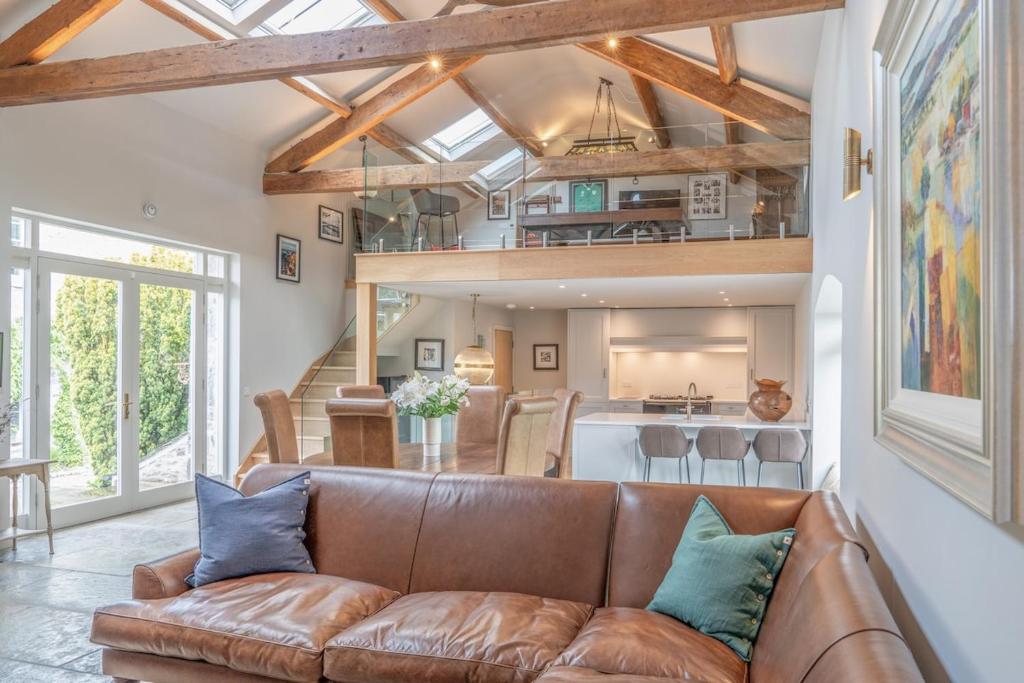 Luxurious Barn within easy reach of South Lakes!, Boot (precios ...