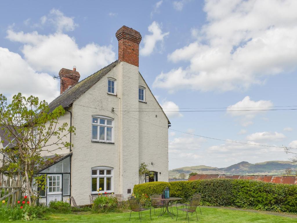 Upper Broughton Farm Cottage, Snead (updated prices 2026)