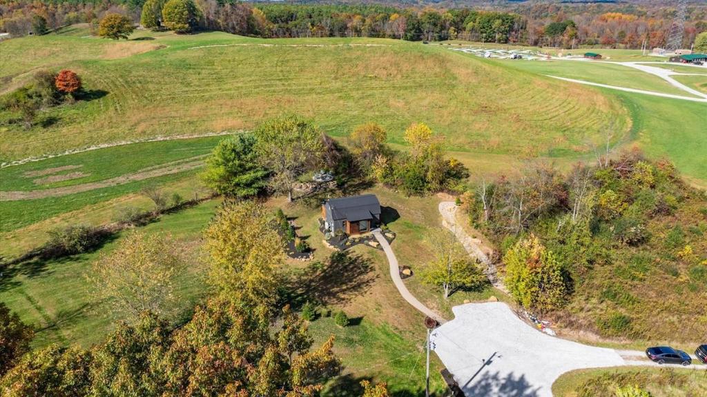 Modern Cabin next to Salt Fork State Park, Brady (prezzi aggiornati per ...
