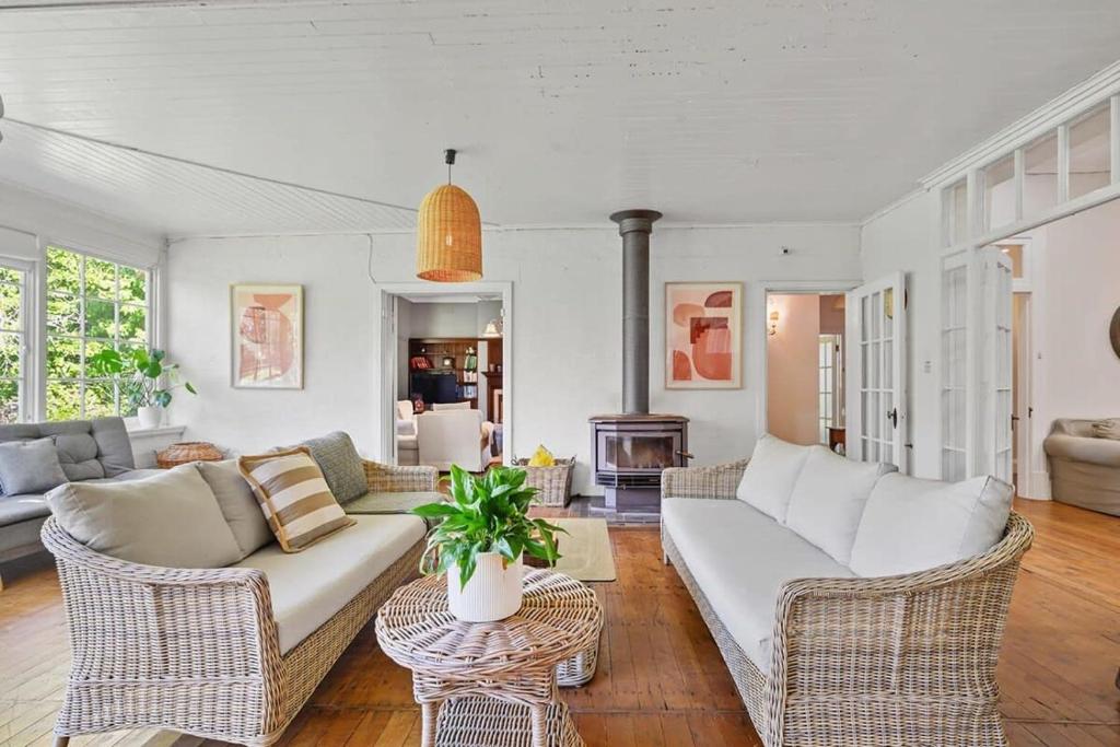 5 Bedroom Charming Homestead on Vineyard, Bloomfield (tarifs actualisés ...