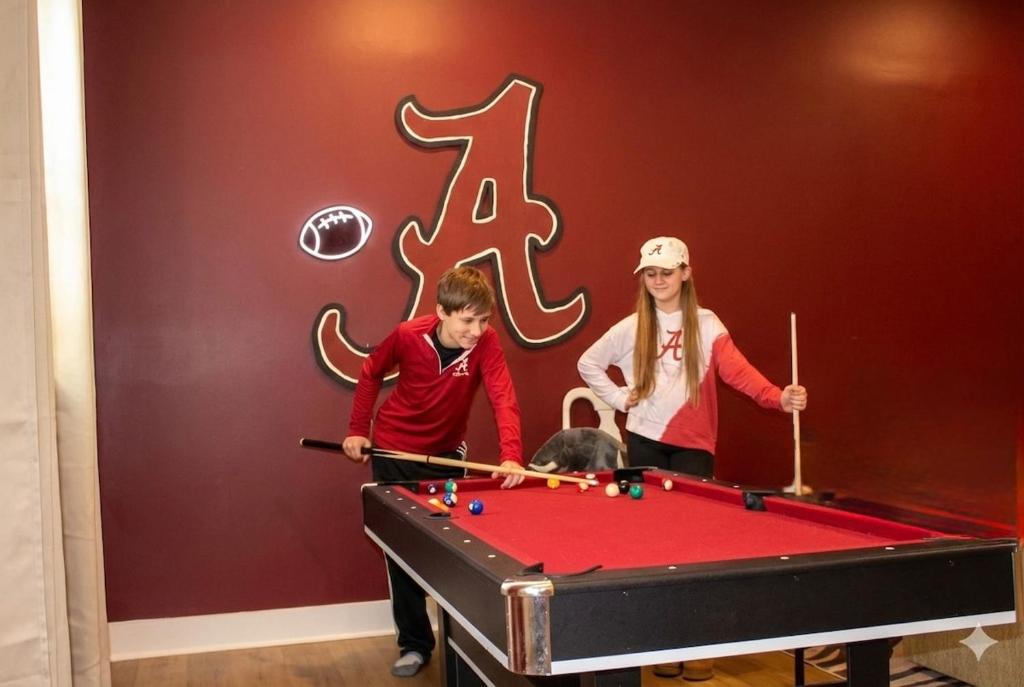 3 King Beds, 4bdrm- Hot Tub, Game Room, Fire Pit, Northport (tarifs ...