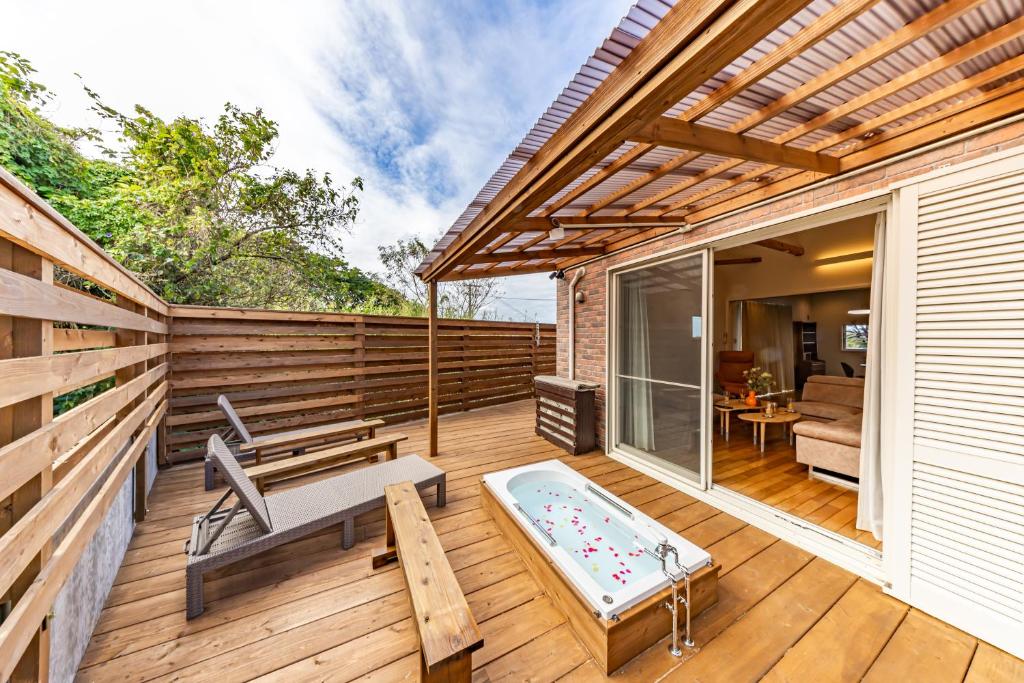 Sesokojima Private Villa with Sauna Seigetsu Terrace Bath, BBQ ...