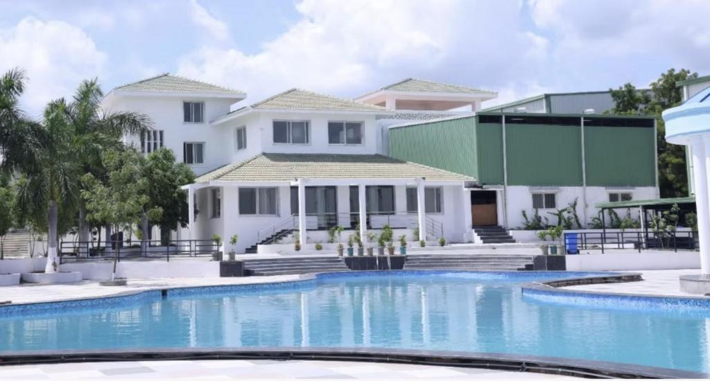 Firefox Hotel and Resorts Private Limited, Moinabad (precios ...