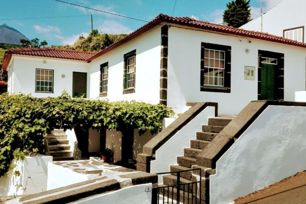 Casa da Latada - Historic Azorean Home in Pico, São Roque do Pico ...