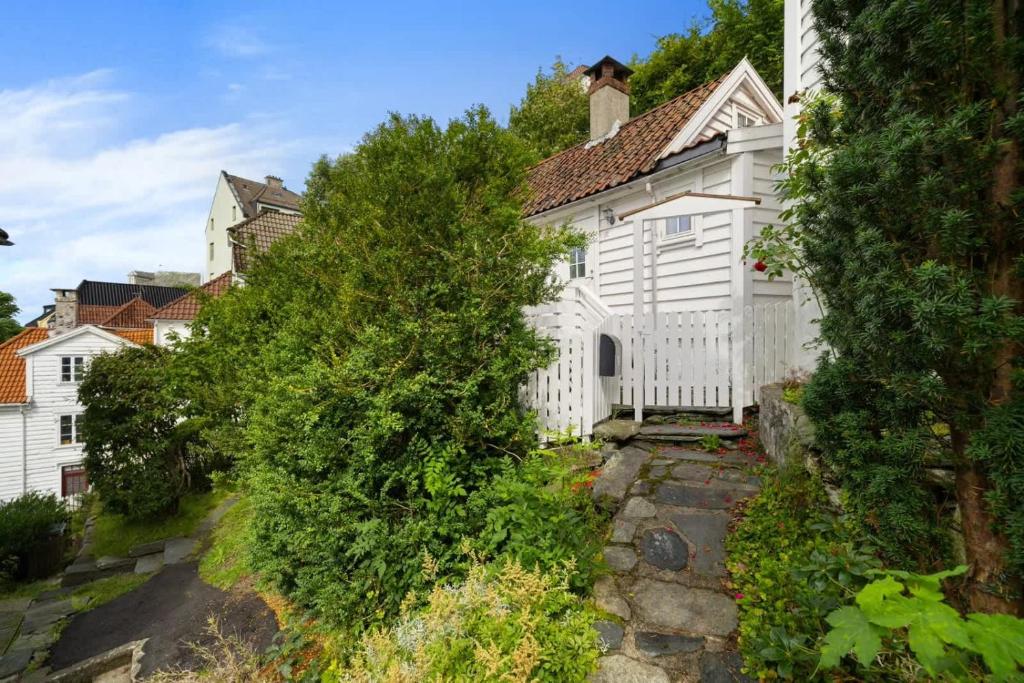 Historic Bergen House with Sunny Terrace, Bergen (updated prices 2026)