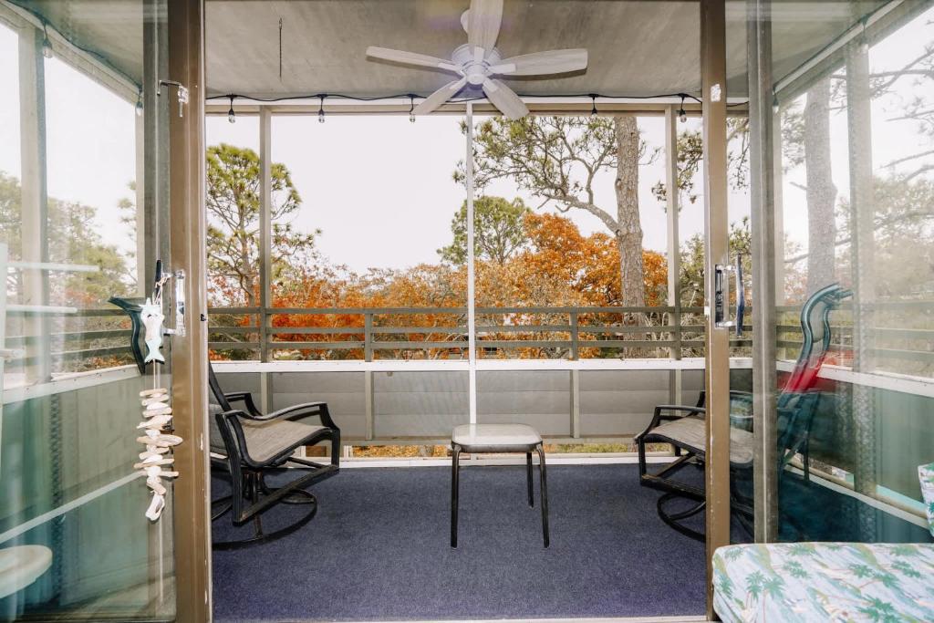Ocean Creek Adjustable King Pools & Beach Club, Myrtle Beach (preços ...