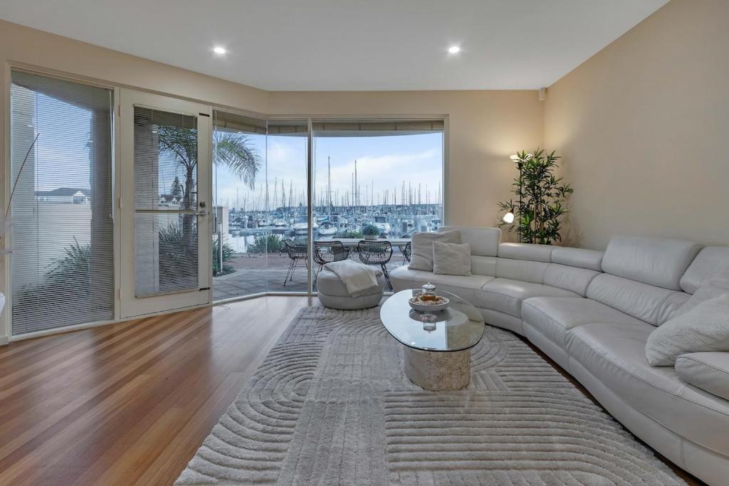 Marina Townhouse Walk to pub cafe and train, Taperoo (tarifs actualisés ...