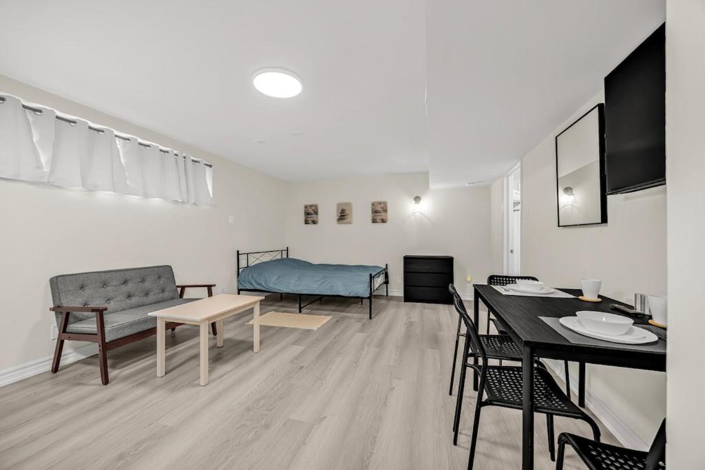 Large Studio Room No 1 in North York, Toronto (preços atualizados 2026)