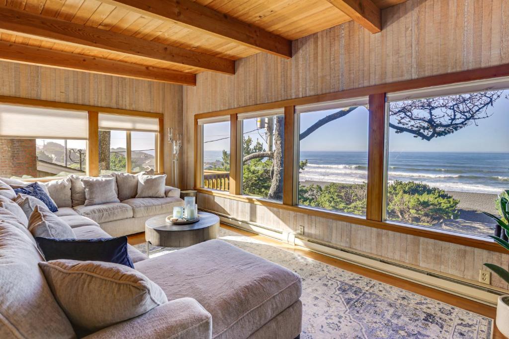Sanctuary by the Sea! Luxe Living in Lincoln Beach, Depoe Bay ...