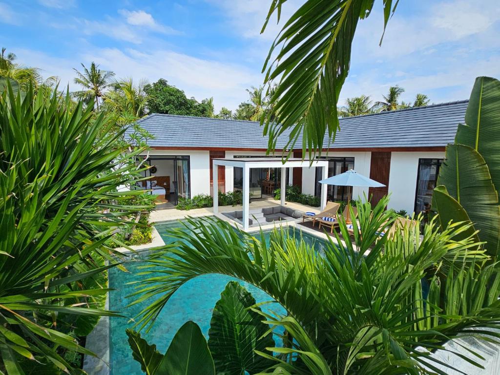 Private Villa with 60 m2 Infinity Pool 70m from Beach West Bali ...