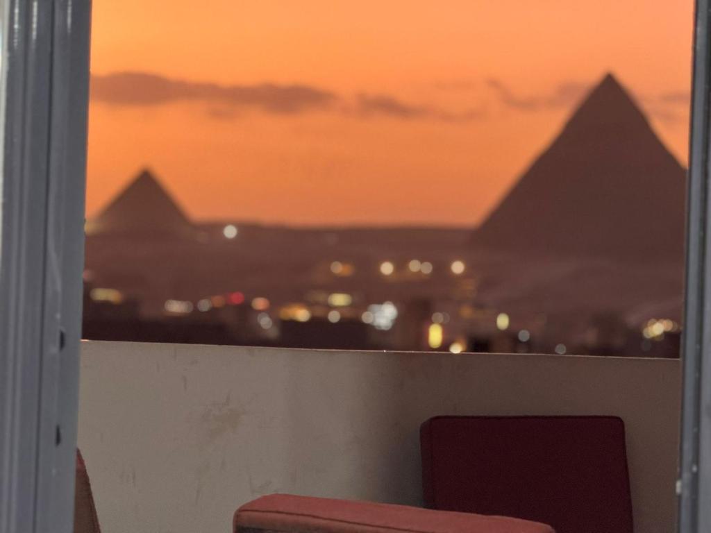 Pyramids View Rooftop Apartment, Ghaţāţī (updated prices 2026)