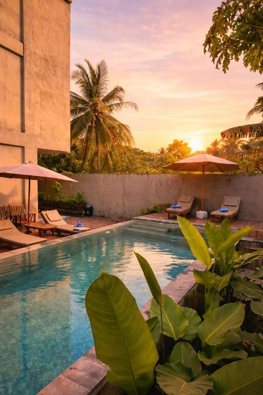 Grand Kuta Hotel Lombok - Pool - 43 inch Google TV - Strong 60Mbps WiFi ...