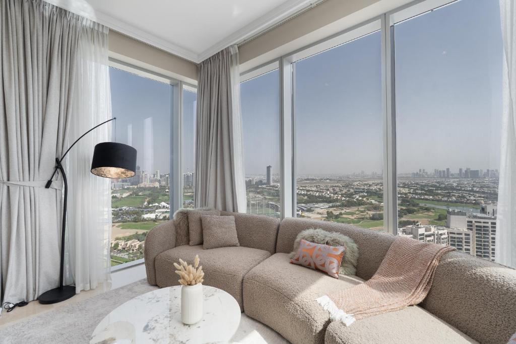 Balcony with City View 2 Bedroom - JLT Dubai Close to Metro & Marina by ...