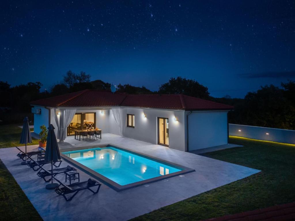 Holiday Home Moderne Villa bei Barban by Interhome, Barban ...