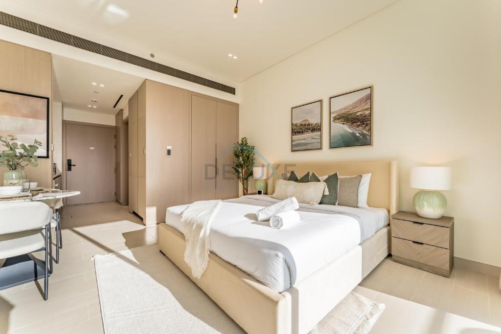 Well-Appointed Studio, Minutes from Circle Mall and Community Parks ...