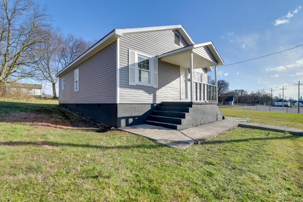Walkable Hopkinsville Home w/ Yard!, Hopkinsville (updated prices 2026)