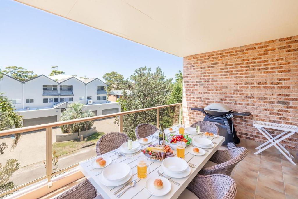 Cottage Court 3, 6-10 Weatherly Cl - Air Con, WiFi, Garage Parking ...