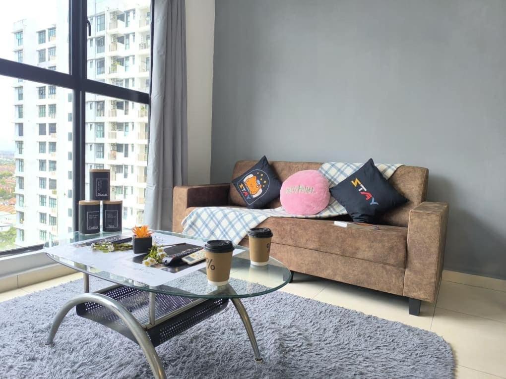 The Garden Couple Cozy Modern 1Bed Netflix By STAY, Джохор-Бару ...