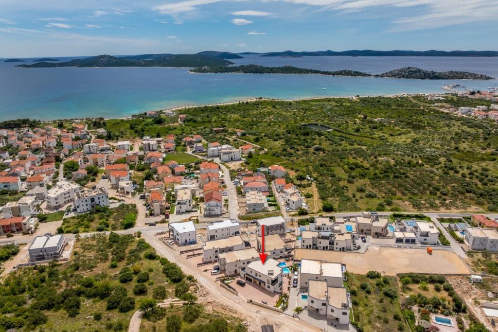 Luxury villa with a swimming pool Vodice - 25085, Vodice (Vodizze ...