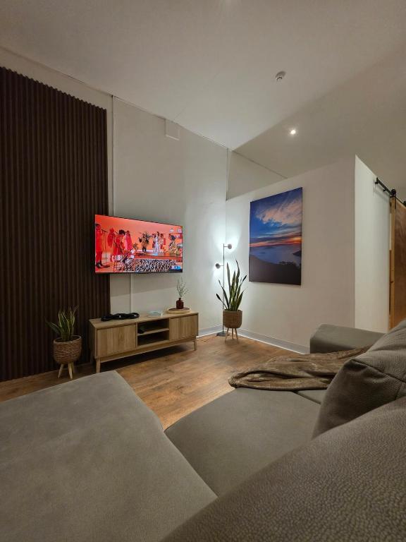Apartamento nuevo a 90m del Magico con 2 parqueos incluidos, San ...