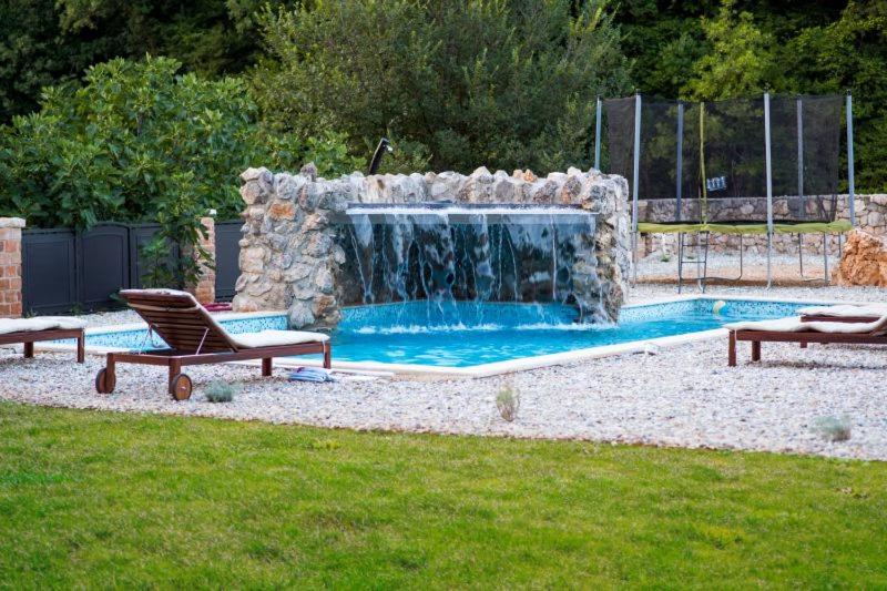Viletta with pool, waterfall, privacy, large garden - by Traveler ...