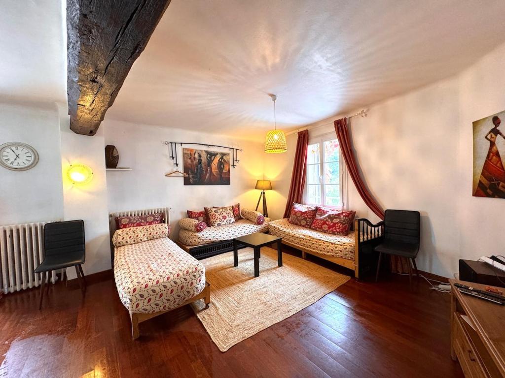 Le Murmure du Moulin - 14 people - Charming house, Montgelard (precios ...