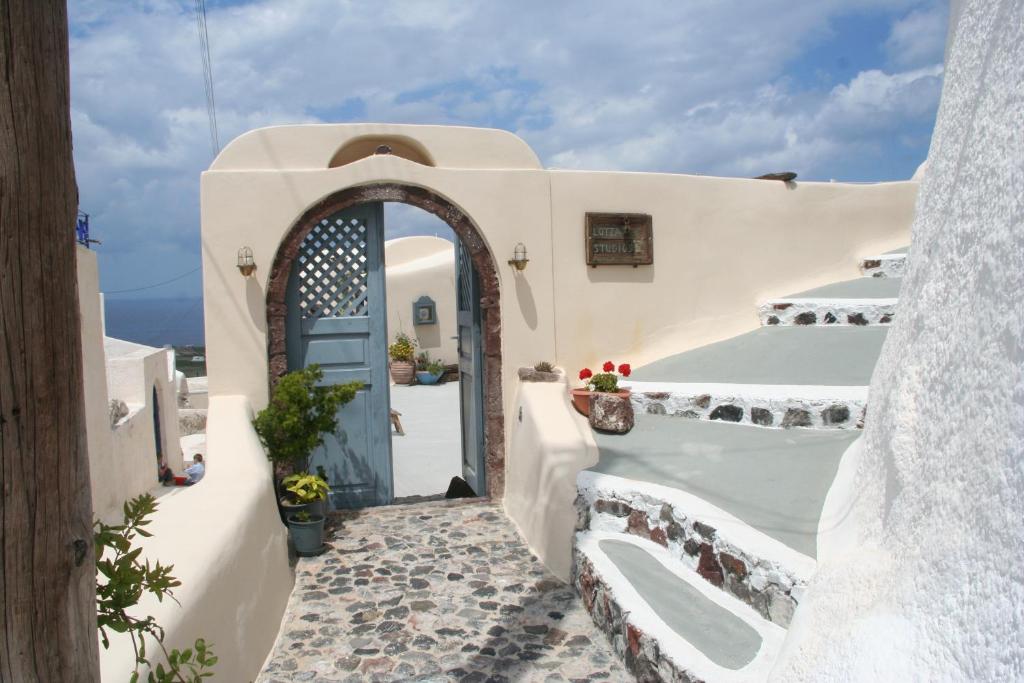 Lotza Studios, Oia (updated prices 2025)