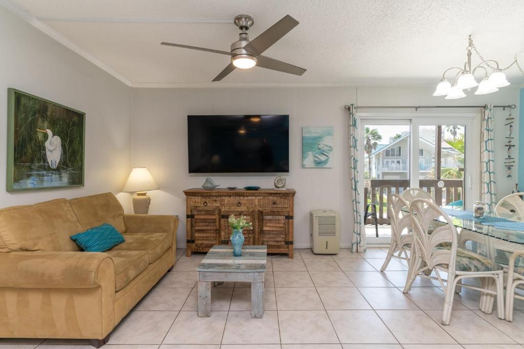Tiki 242 - Tropical Paradise with Partial Beach View condo, South Padre ...