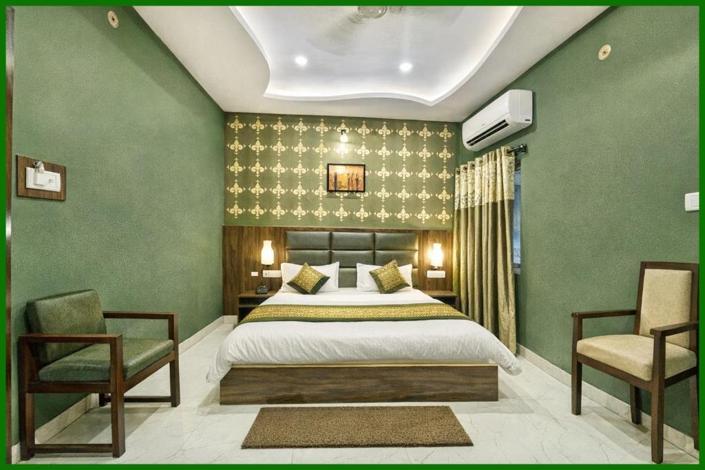 Hotel Avantika # NEEL - G Recidency Near Kashi Vishwanath Temple , no ...
