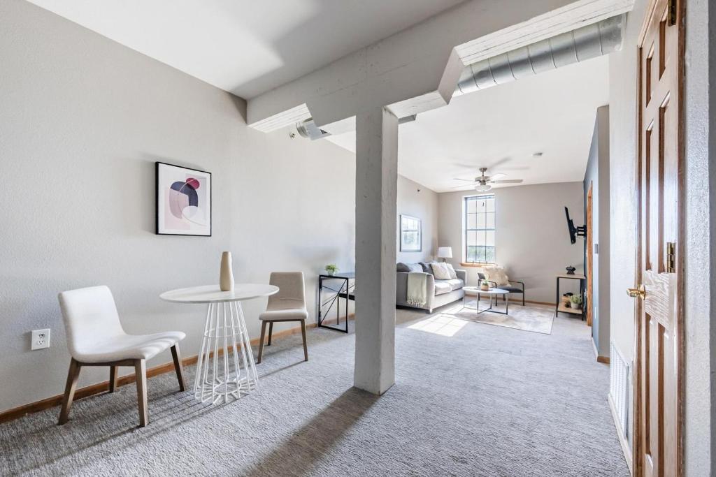 Landing Incredible 1BD Courtyard, Leavenworth (updated prices 2026)