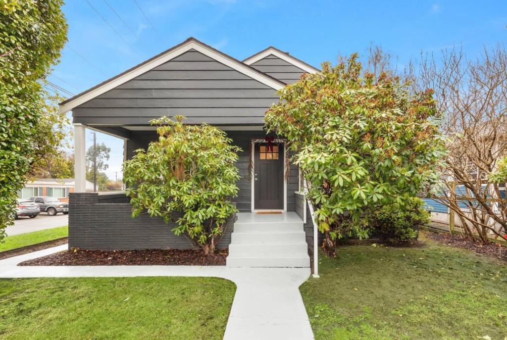 Alki Beach Bungalow • Walk to Beach & Dining, Seattle (precios ...