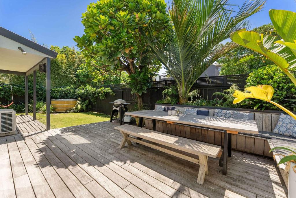 Villa on Valley Rd - Central Mount Location, Mount Maunganui (precios ...