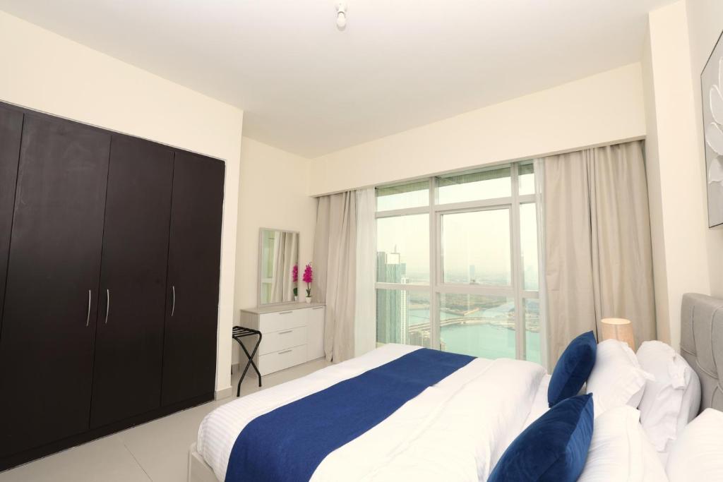 Waterfront 1Br Apt in Al Reem Island | Reem Mall, Abu Dhabi ...