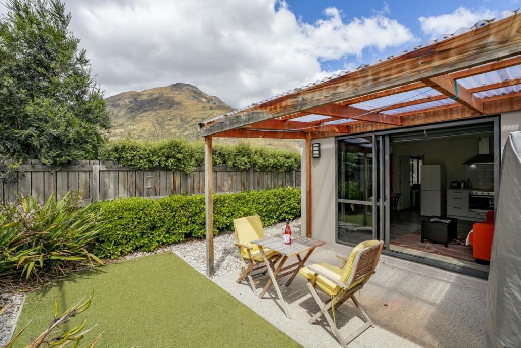 Private Studio in Sunny Suburbs, Queenstown Airport (precios ...